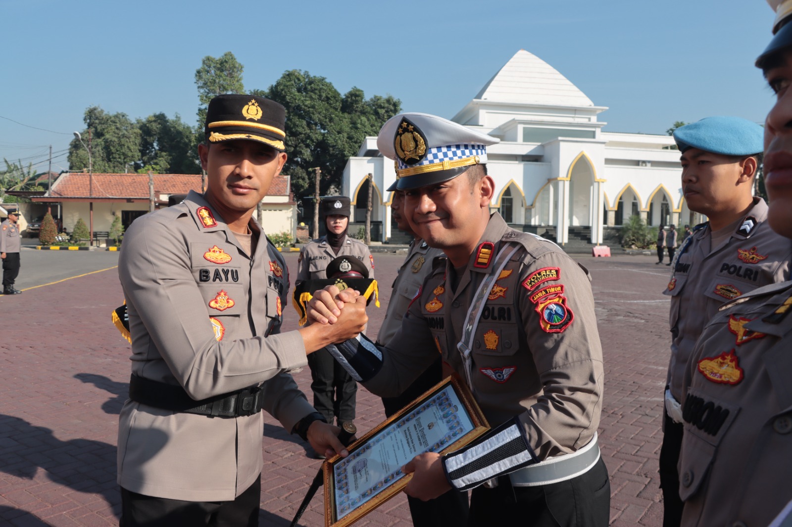 Kapolres Pasuruan Pimpin Upacara Korp Rapor Kenaikan Pangkat Pengabdian Dan Pemberian Reward ...